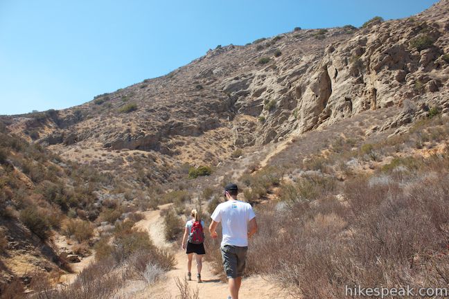 Cave of Munits & Castle Peak | Simi Hills | Hikespeak.com